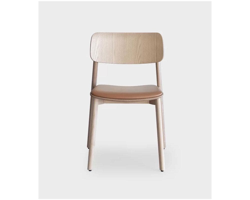 Lapalma Oiva S371 Four Legged Stackable Chair with Seat-pad